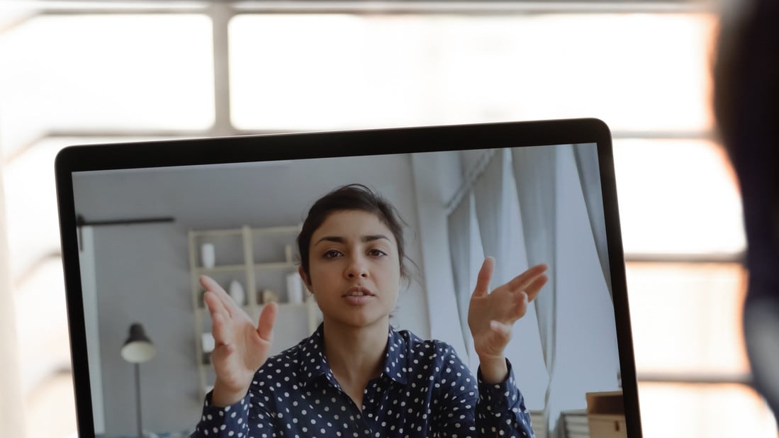 How can technology enhance the new employee experience? | People Management