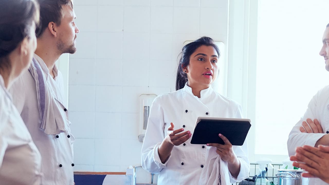 How to attract and retain ‘deskless’ workers | People Management