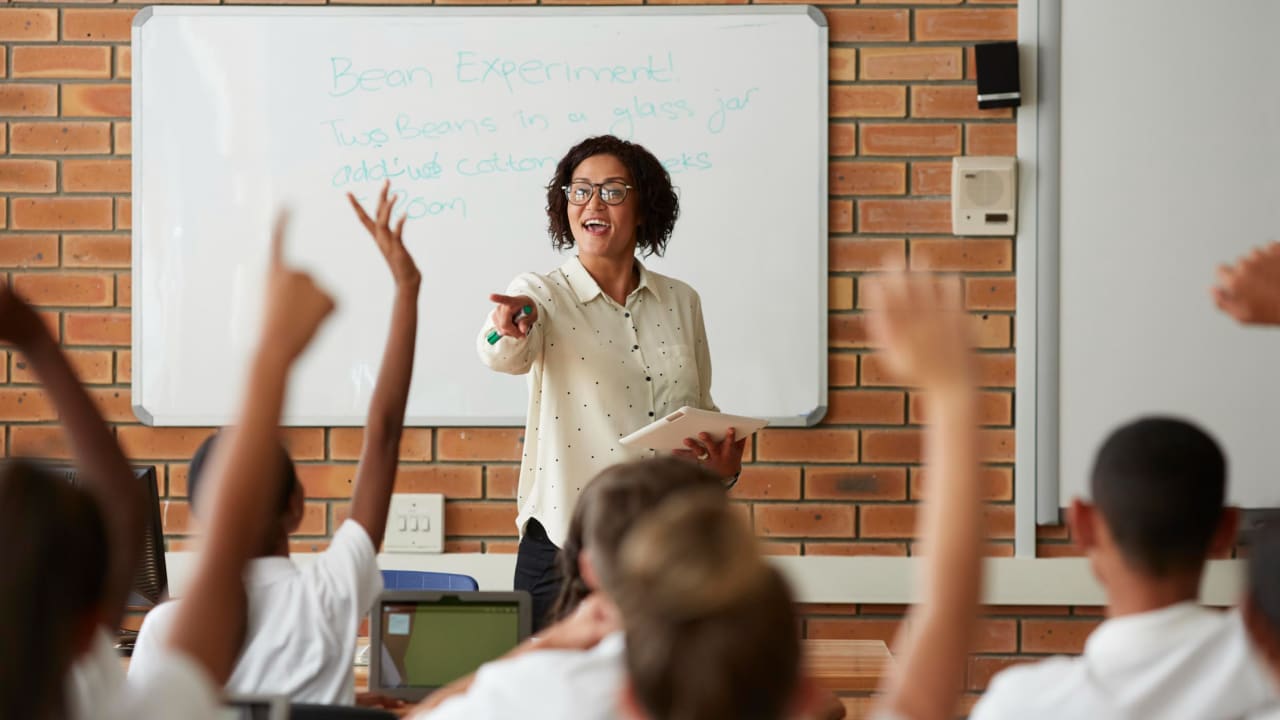 Why you should offer autonomy and flexibility to deskless workers ...